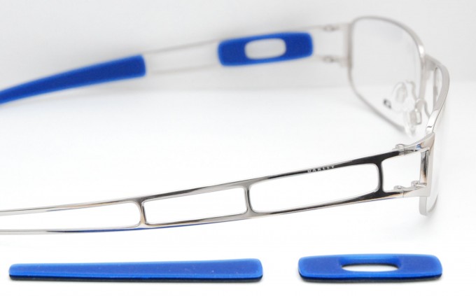オークリーの新型眼鏡フレーム その1