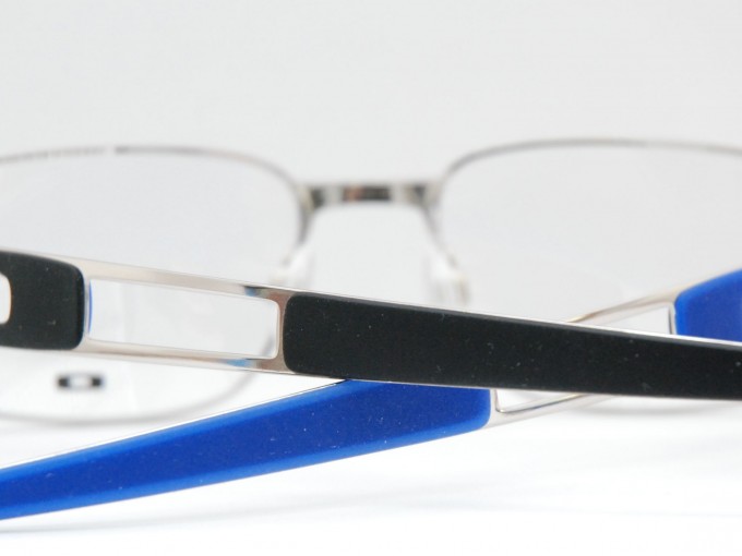 オークリーの新型眼鏡フレーム その1
