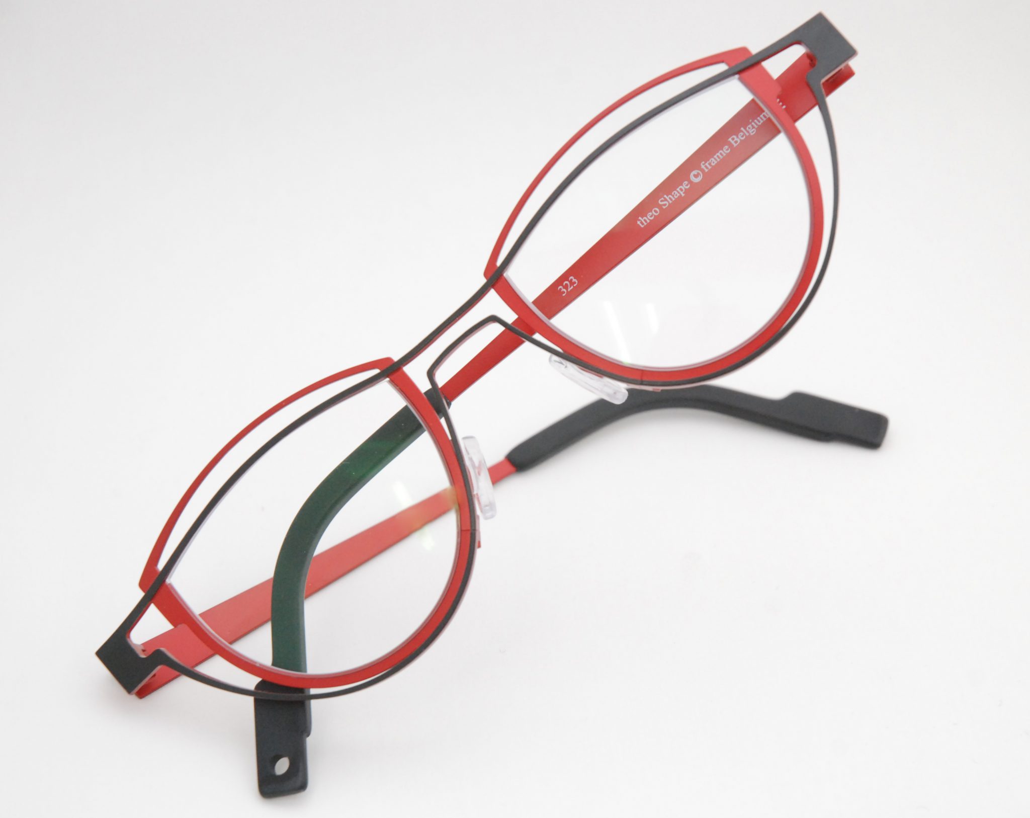 交錯するライン Theo Shape