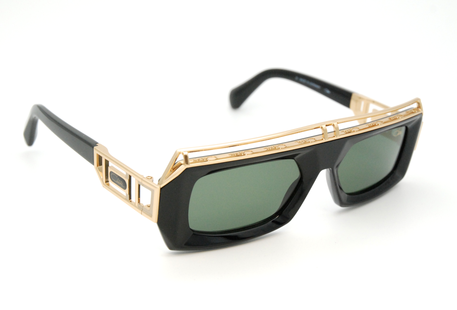 カザールの黒縁 Cazal Mod.8517