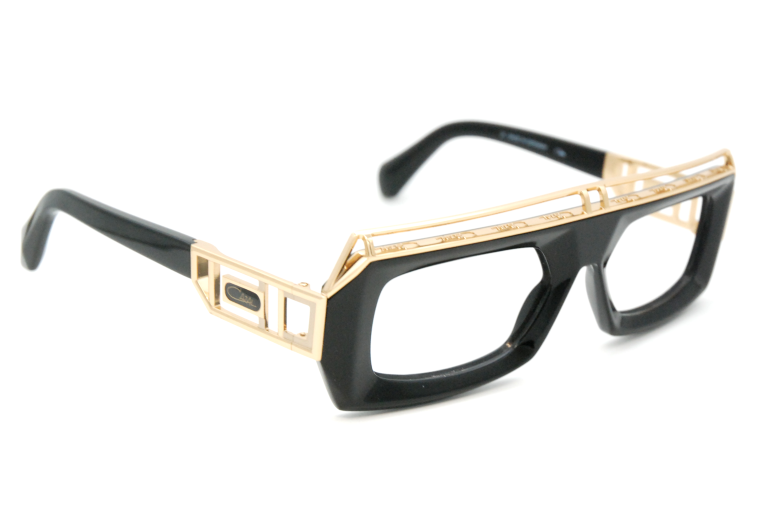 カザールの黒縁 Cazal Mod.8517